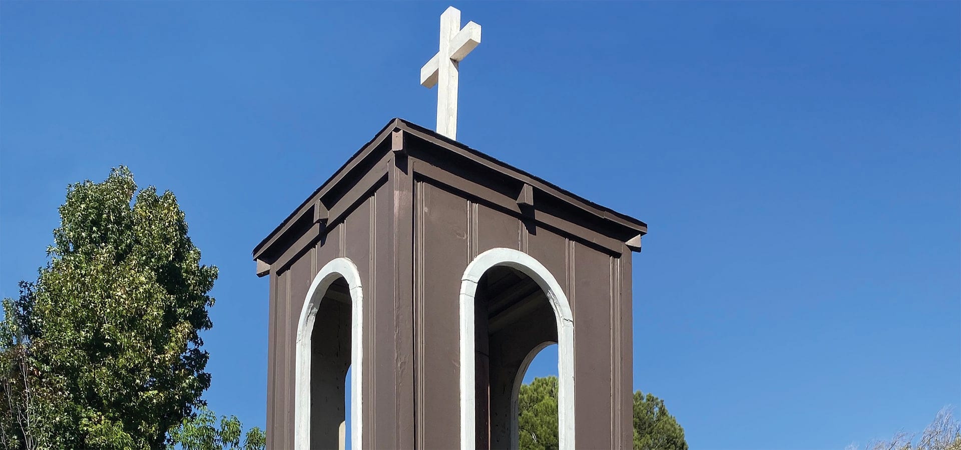 There’s Hollywood History at This Little Brown Church in Studio City ...